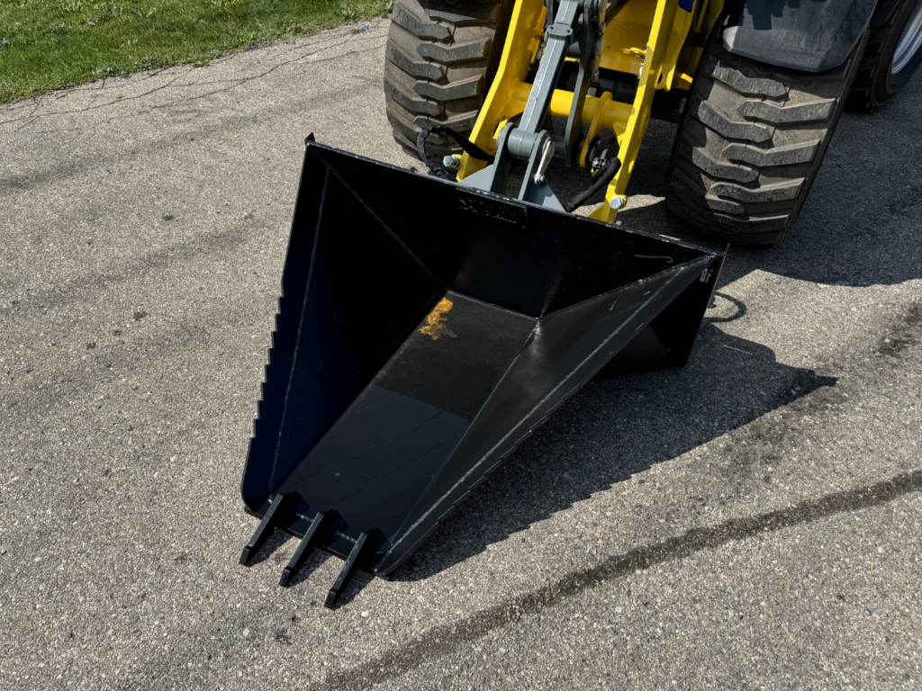 Storm Stump Bucket - Fredrickson Supply